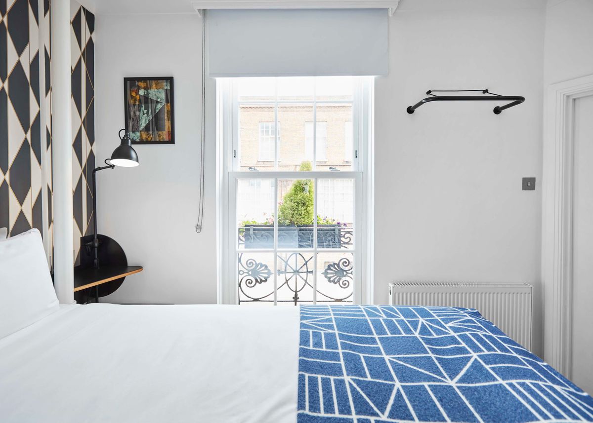 Heritage Vertical Sliding Windows - uPVC Sash Window - REHAU