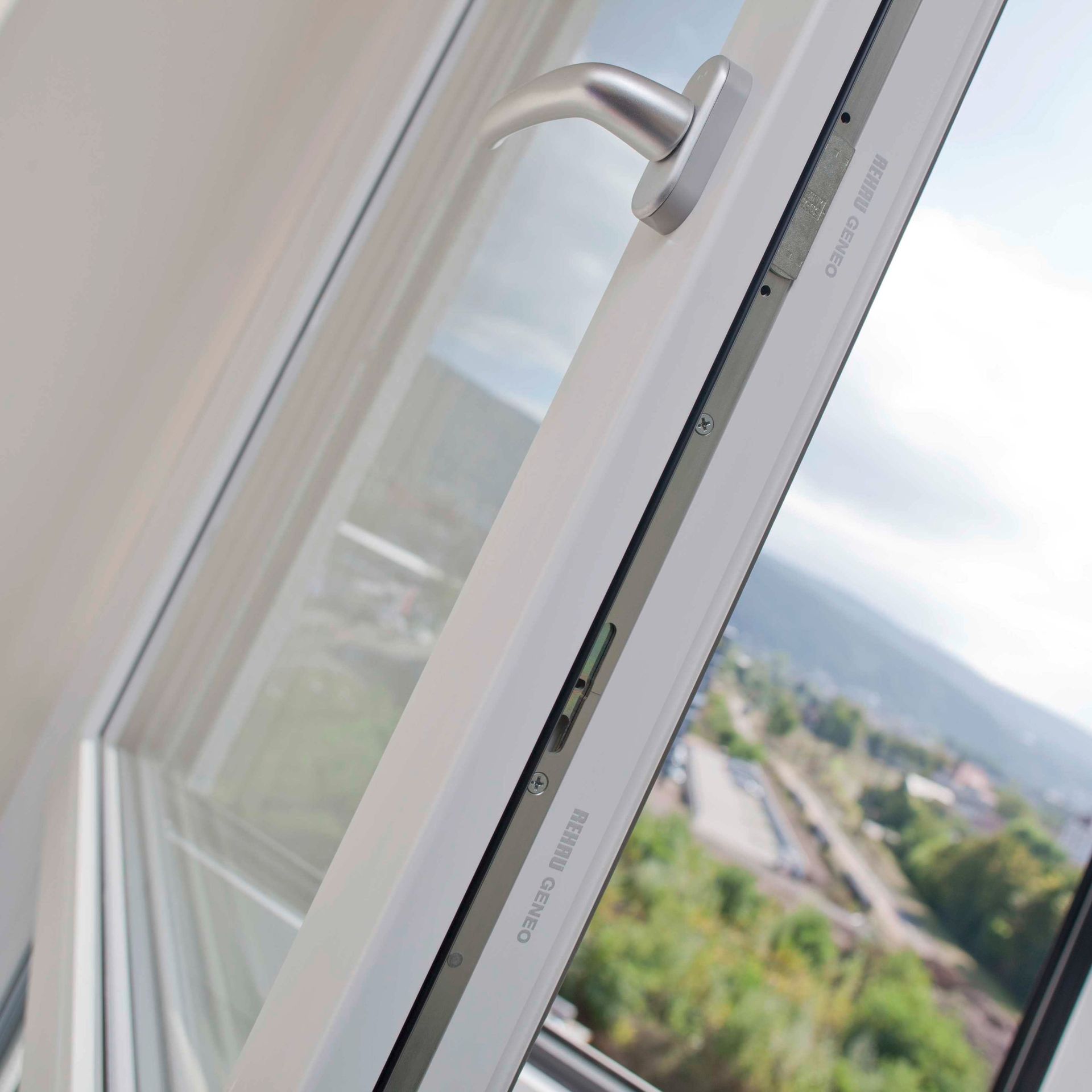 Window Solutions Hungary | REHAU