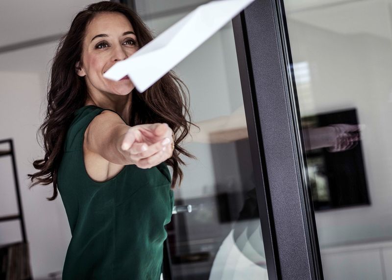 Prozori u antracit boji: Trend boja za vaše prozore | REHAU