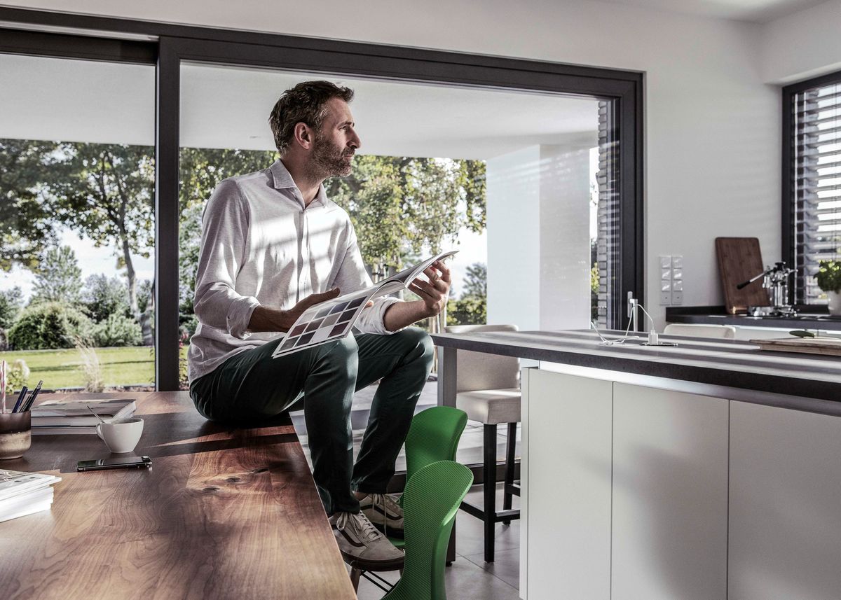 GENEO RAU-FIPRO – didelės pakeliamos-stumdomos durys