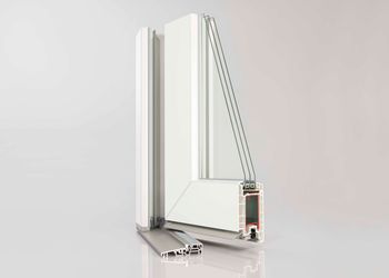 Langai ir durys iš PVC | REHAU